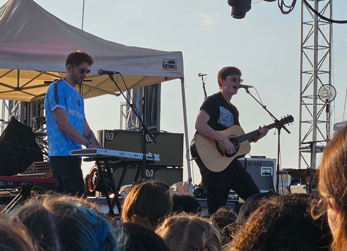 wor flags – Indie Dependent